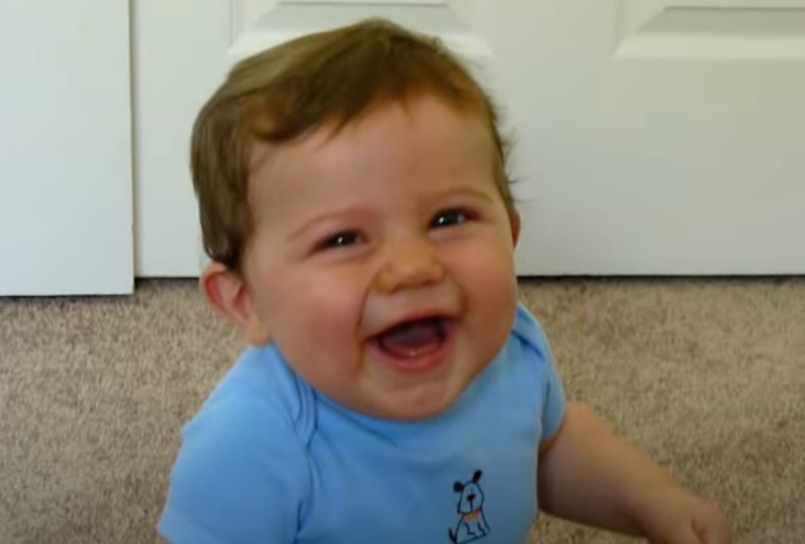 Irresistible Cuteness: Baby’s Hilariously Heartfelt Mix of Joy and ...