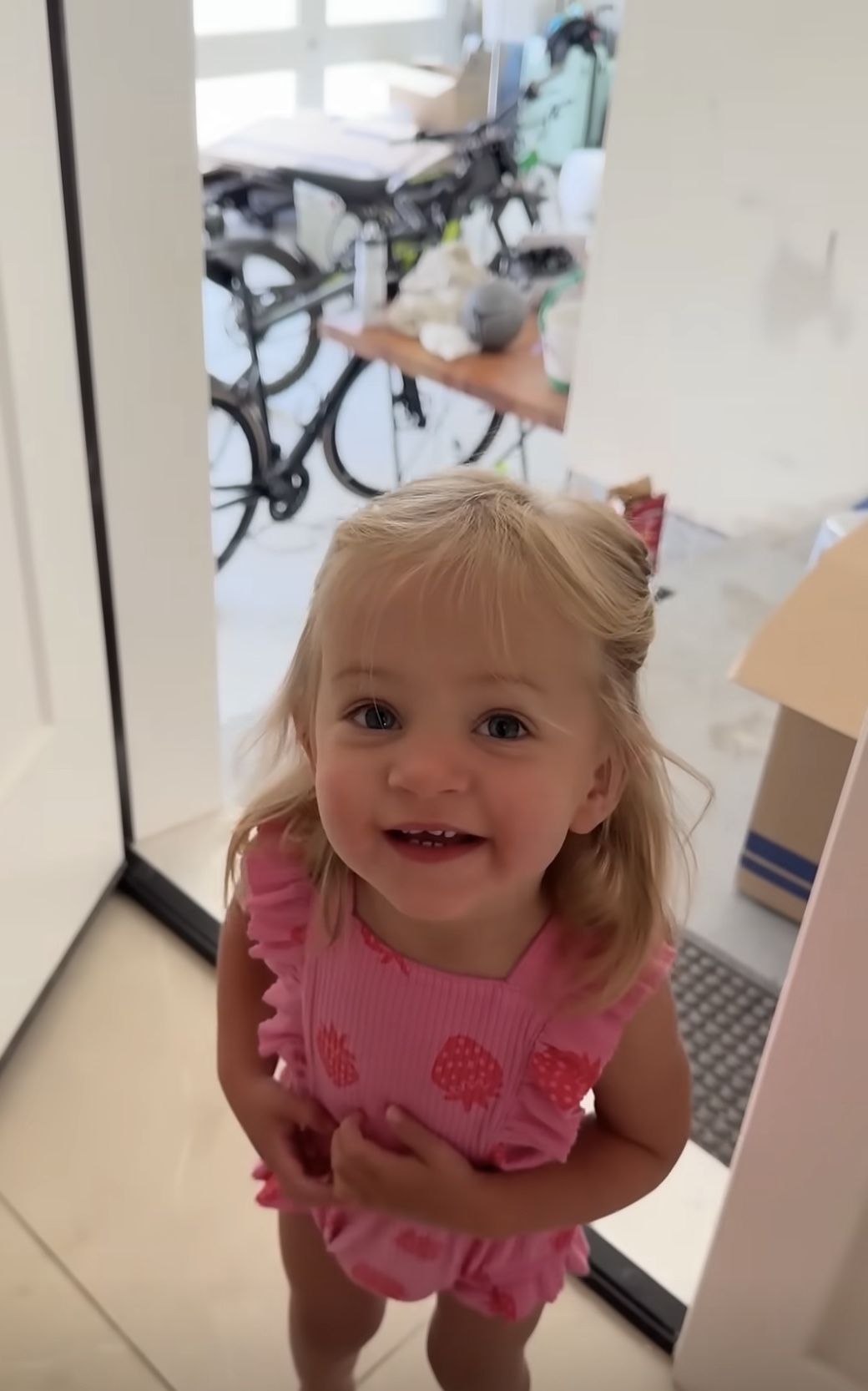 Take your daily dose of happiness! Look at the baby girl’s amazing ...